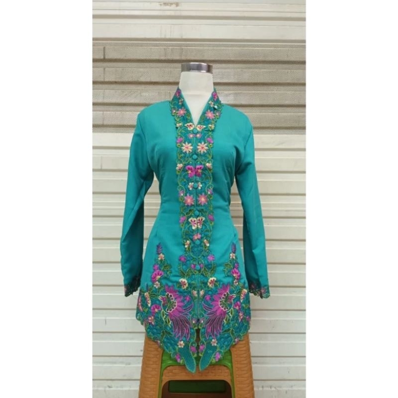 KATUN Jumbo ~ BIRD MOTIF EMBROIDERED COTTON ENCIM KEBAYA TOP // BETAWI ...