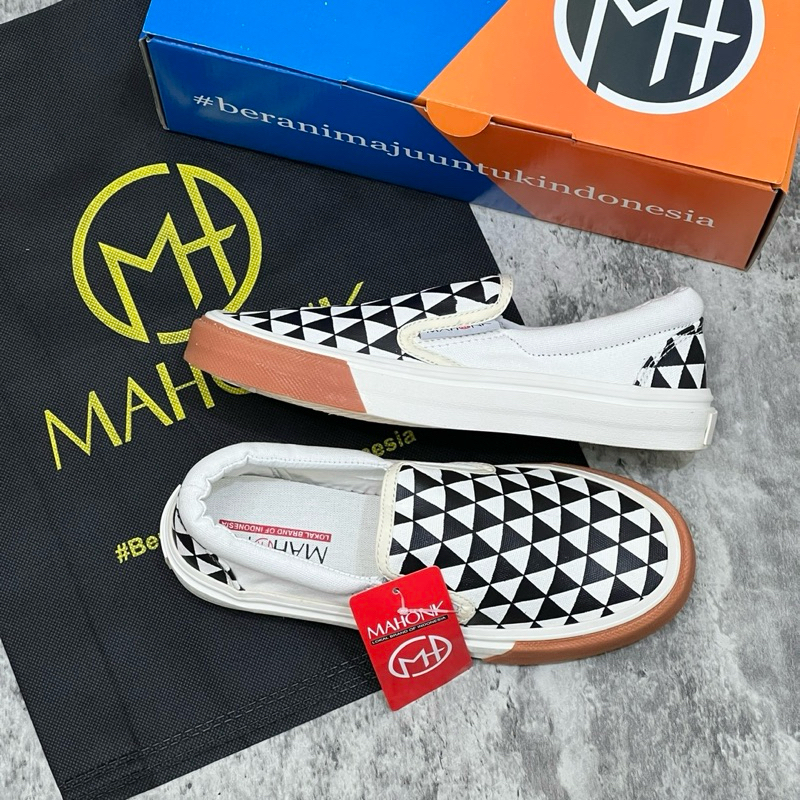 LOKAL Mahonk Shoes - Slip On Shoes For Men And Women Canvas Material ...