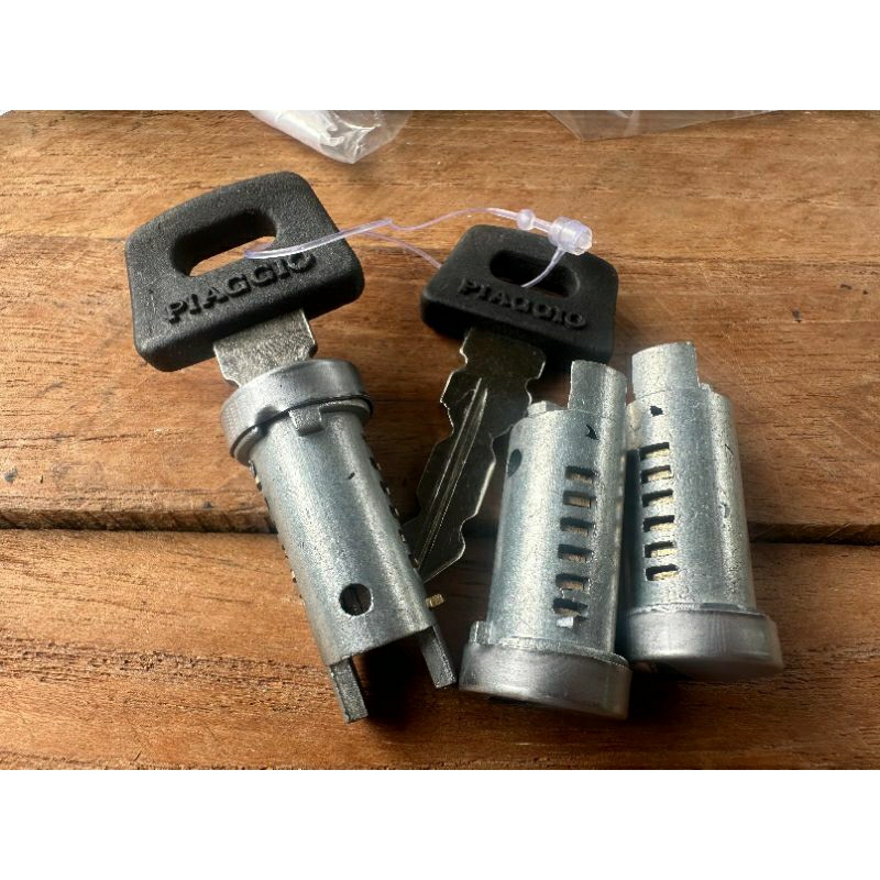 Ignition key set seat, original vespa excel trunk lock fork motor ...