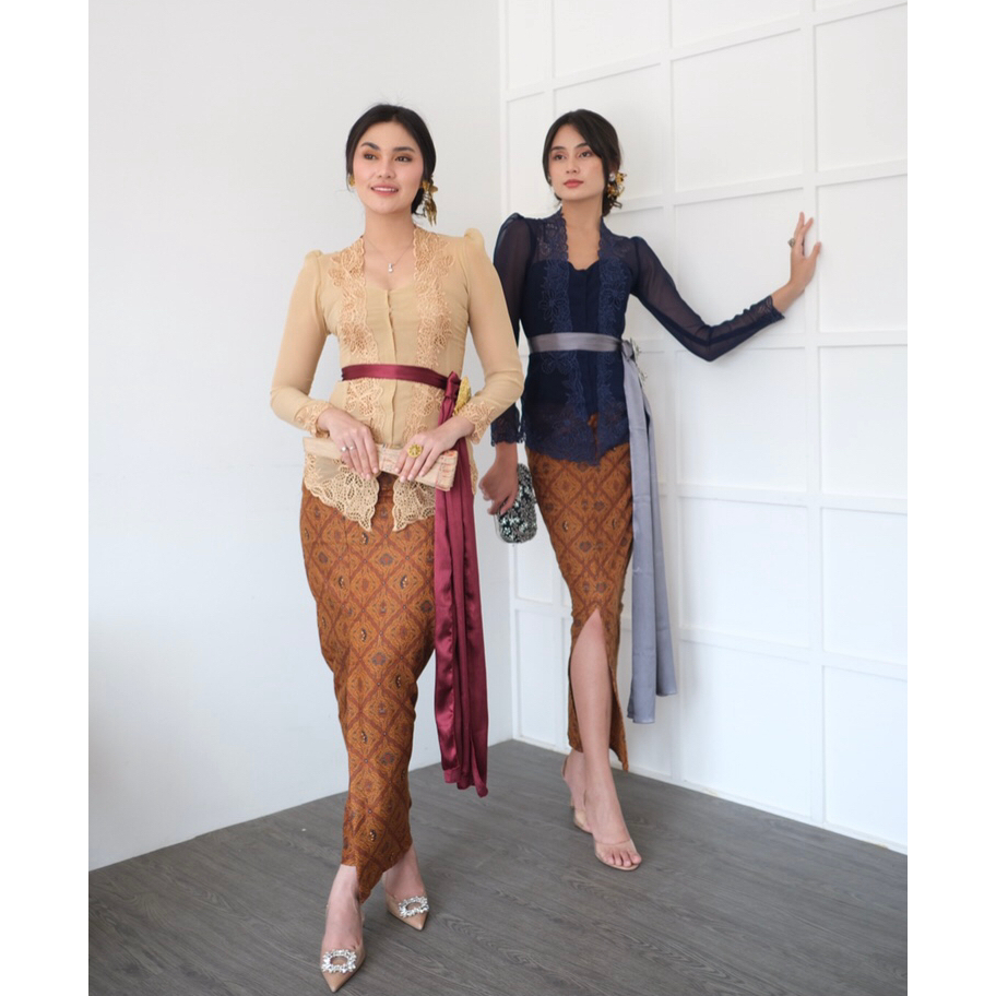 Embroidered diora kebaya || Kebaya bali kebaya modern Clothing kebaya ...