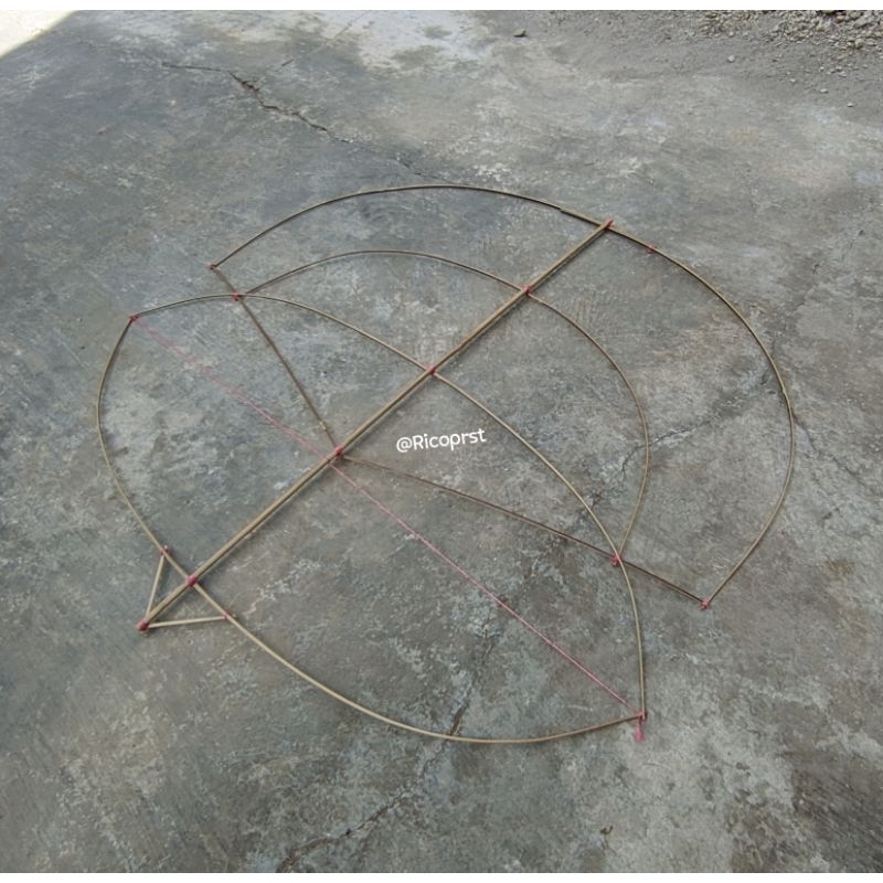 Gapangan Ludoyo Kite 1 meter (Not yet assembled) | Shopee Malaysia
