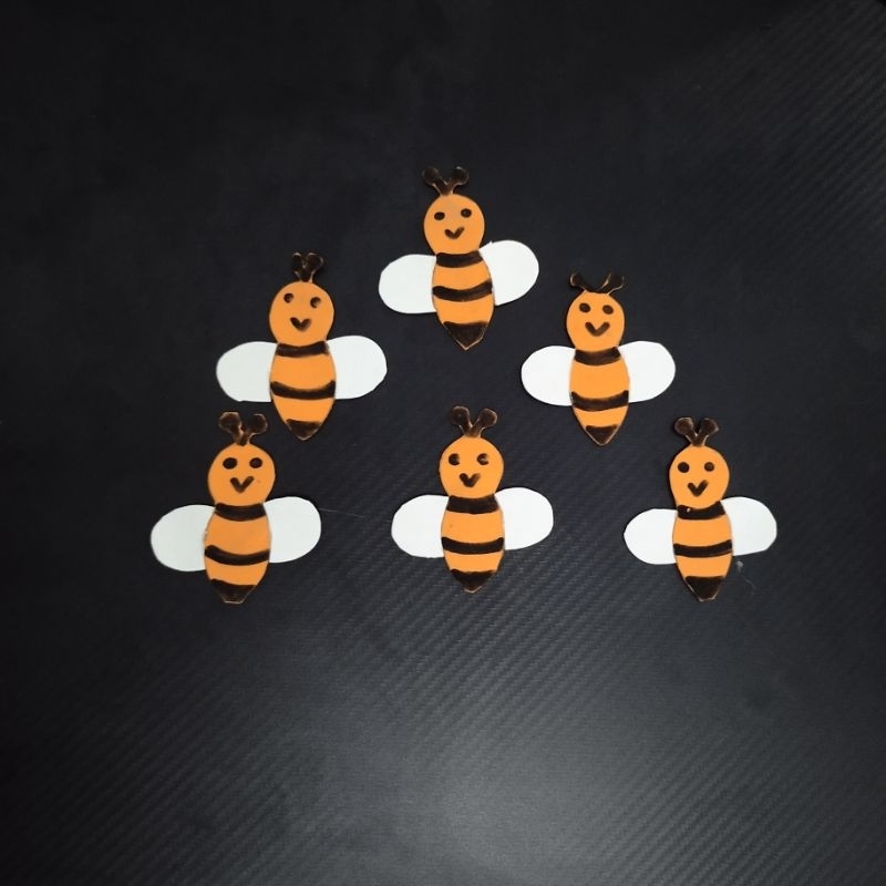 HIASAN DINDING Bee Characters for Classroom Window Wall Decorations ...