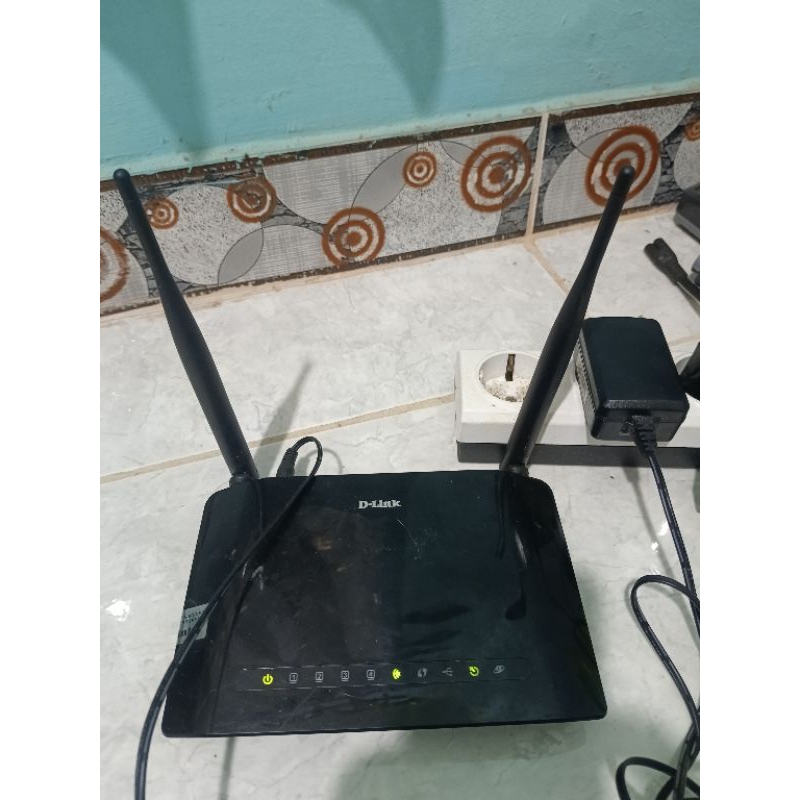 Tp Link TL-MR100, D-Link Router, Wiffi Router Data Splitter and ...