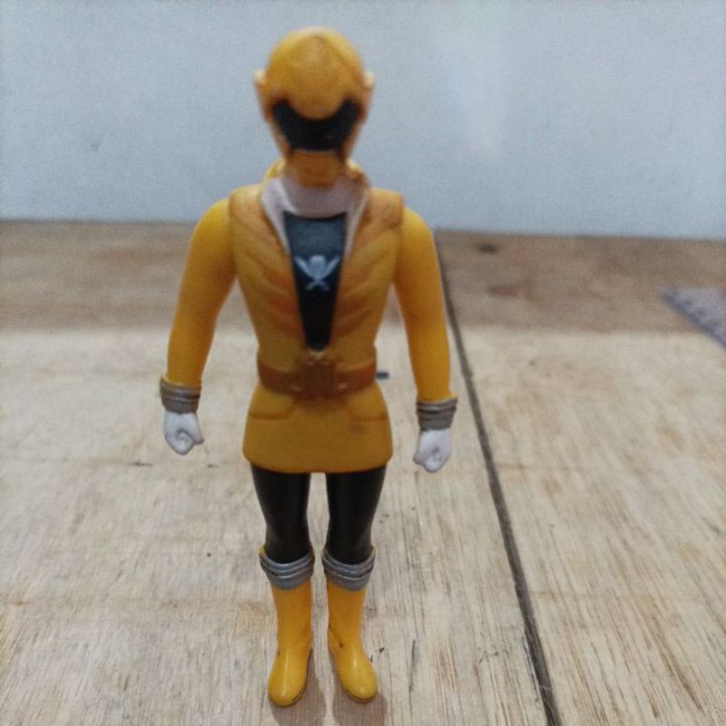 Power rangers sentai gokaiger yellow rangers mini ori | Shopee Malaysia