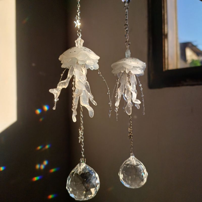Jellyfish suncatcher aesthetic handmade by lynamoon/ suncatcher ...