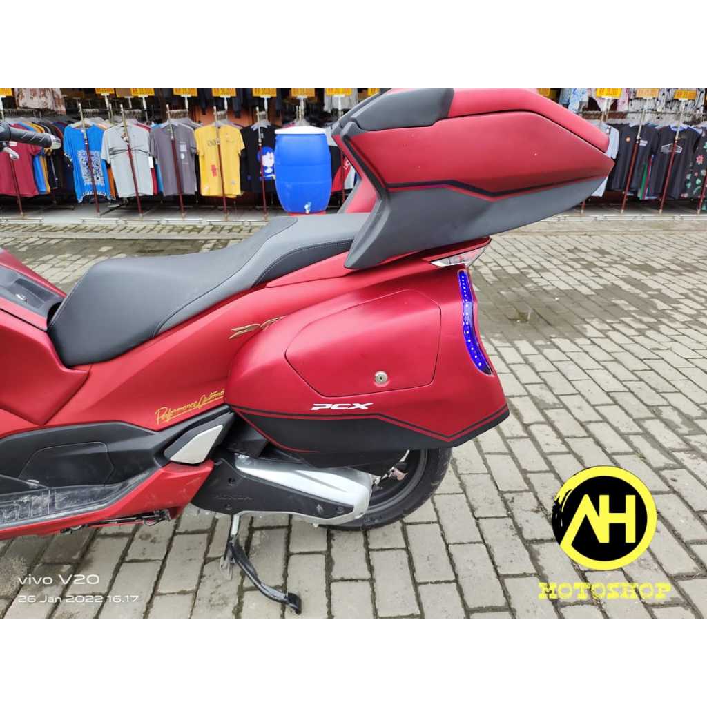 Pcx 160 CC Side box, the newest pcx Side box, just install it | Shopee ...