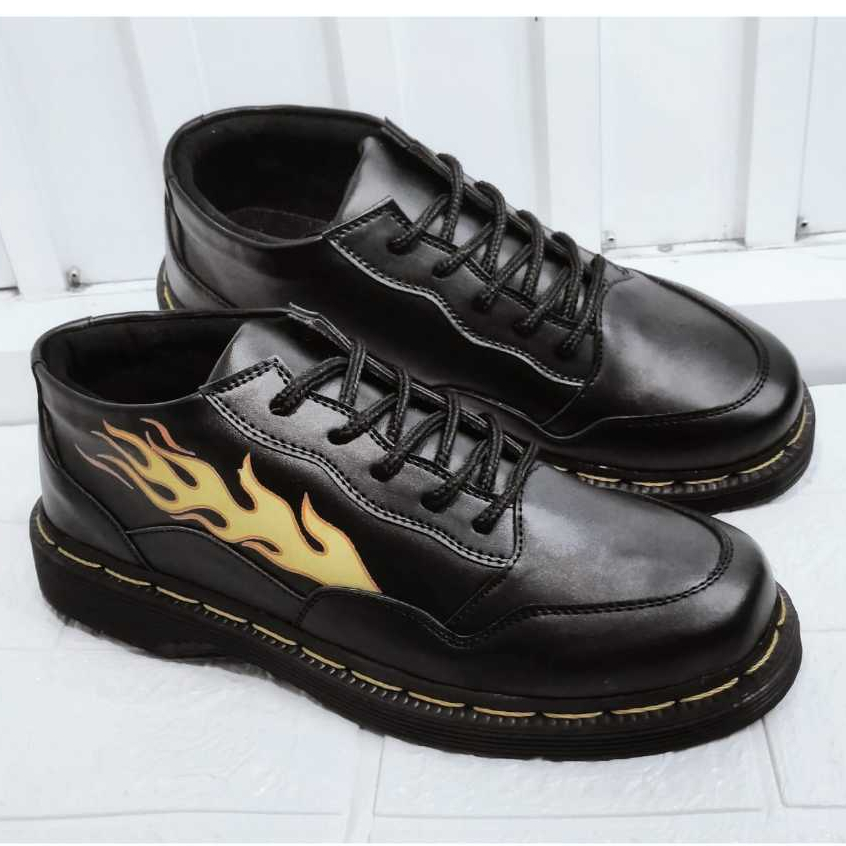 HITAM Leon Flare Fire Loafers Strap Formal Black Men Loafers Flare Fire ...