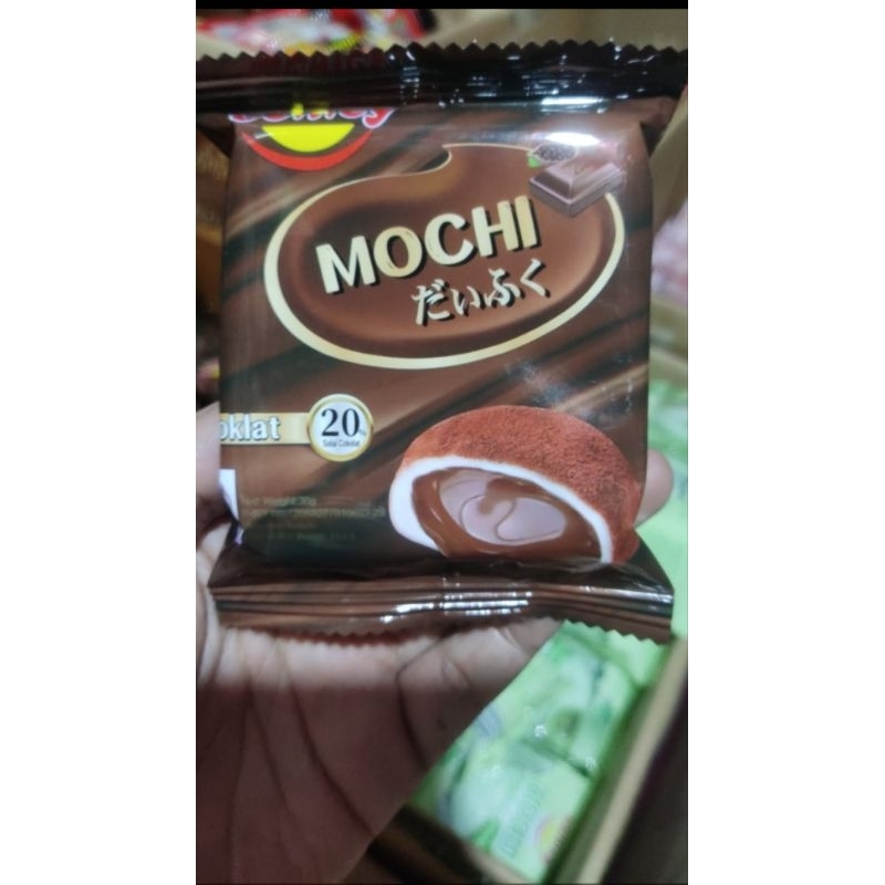 Mochi 1 box contains 30 pcs conley brand (strawbery, nuts, etc.), for ...