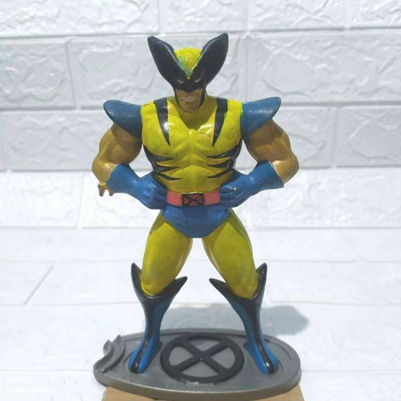 Display of Human statue Wolverine Texas chicken 1992 Rare Vintage Toys ...