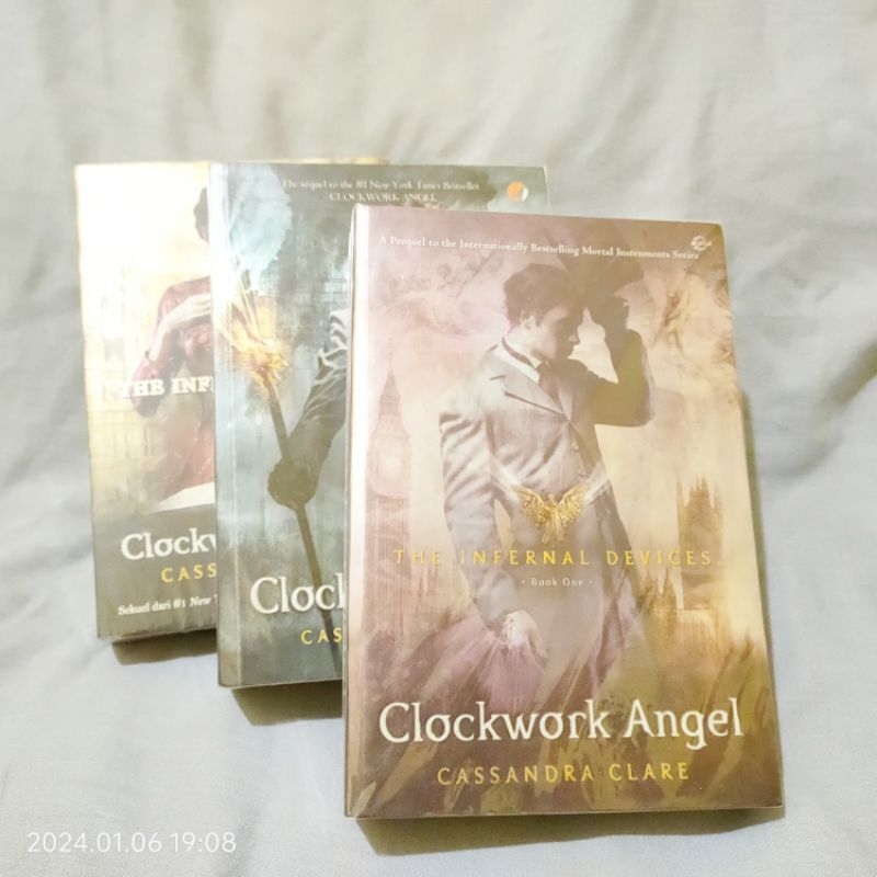 (PRELOVED) THE INFERNAL DEVICES - CASSANDRA CLARE - CLOCKWORK ANGEL ...