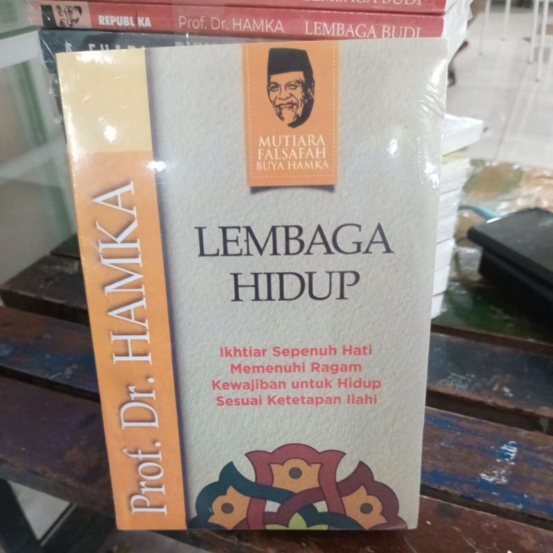 Living Institution,,,BY PROF DR HAMKA | Shopee Malaysia