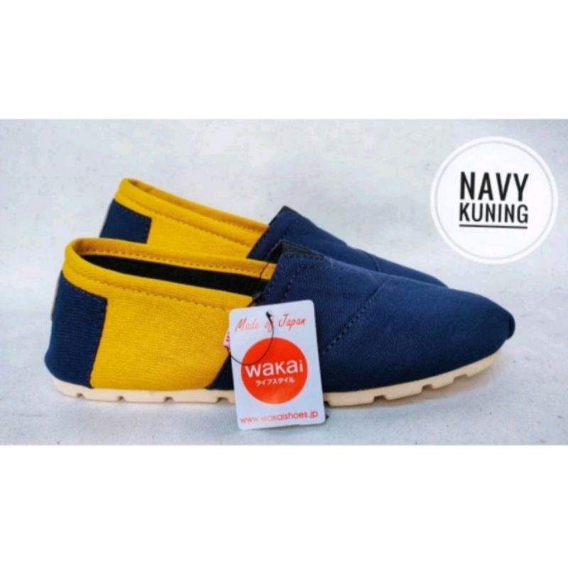 Yellow navy Wakai shoes free paperbag!!! | Shopee Malaysia