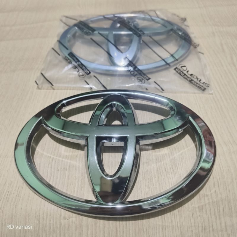Logo emblem Front Bumper grill Toyota Innova Inova reborn 2016_2021 ...