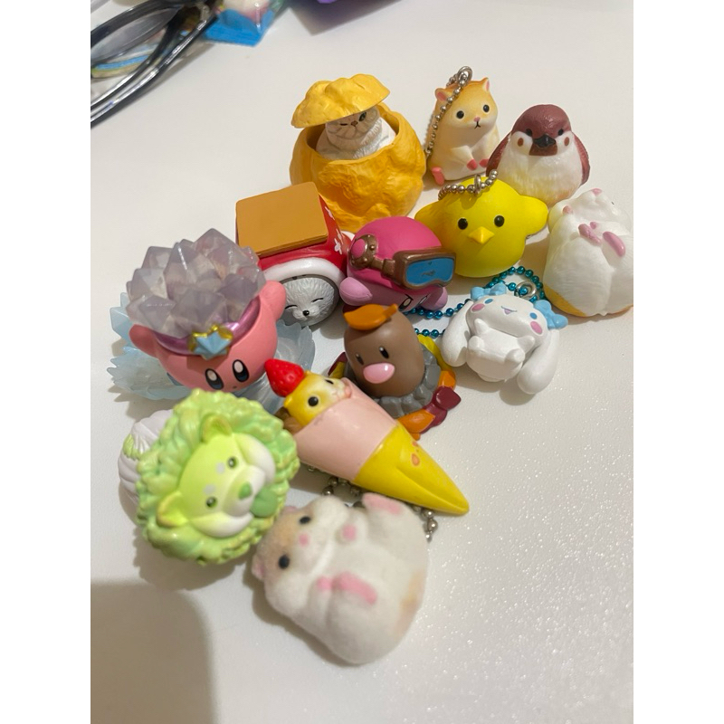 GANTUNGAN Various mini figure gacha and keychain - preloved Japanese ...