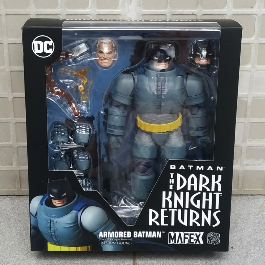 Medicom MAFEX 146 ARMORED BATMAN DARK KNIGHT RETURNS TDKR FRANK MILLER ...