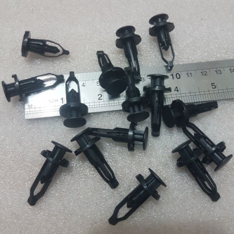Toyota INNOVA HILUX FORTUNER HILUX FORTUNER. Bumper Liner Clip Button ...