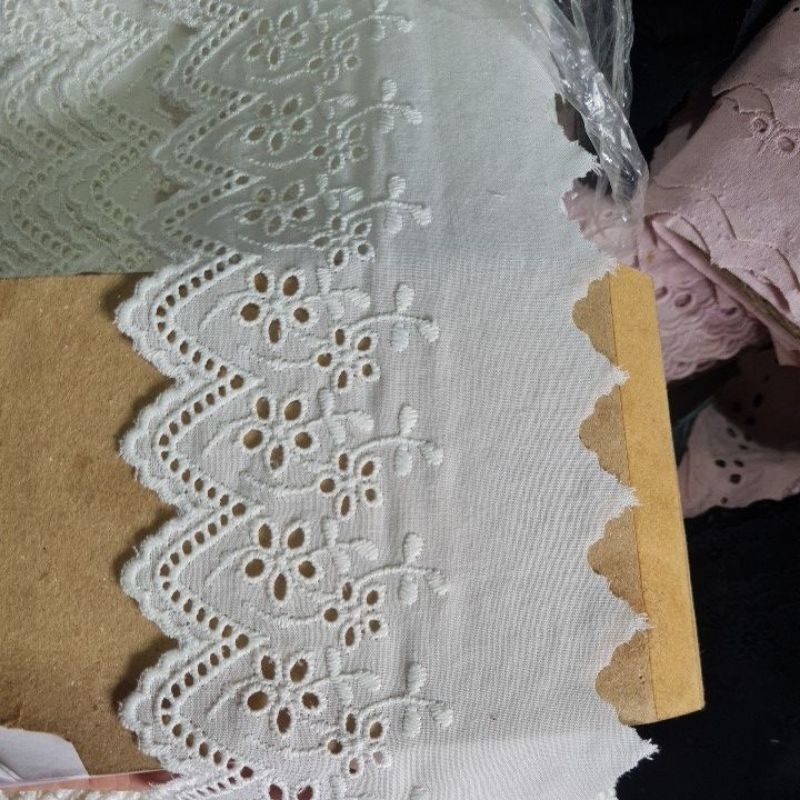 KATUN PUTIH White cotton lace Bone Price Rp. 8000/1yard (90cm) | Shopee ...