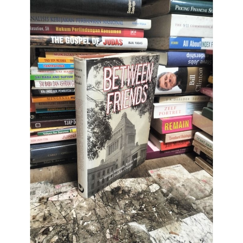 Imported BETWEEN FRIENDS book by Hiroshi Kitamura, Ryohei Murata ...