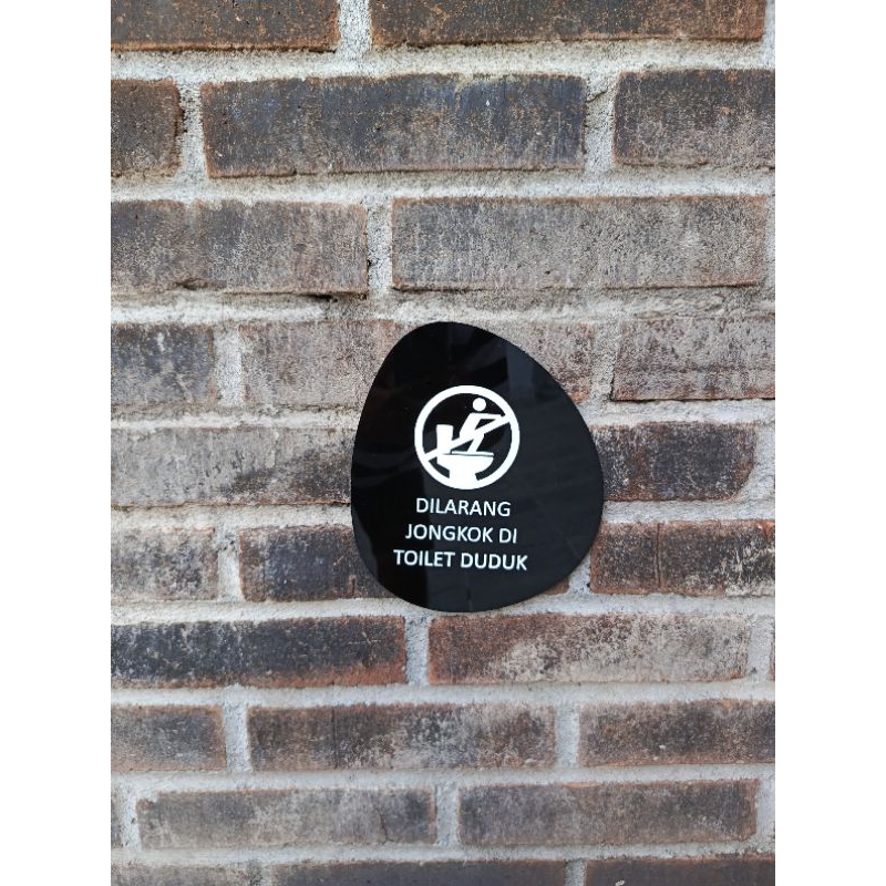 Acrylic signage / STEP ON TOILET SITTING / 3 | Shopee Malaysia