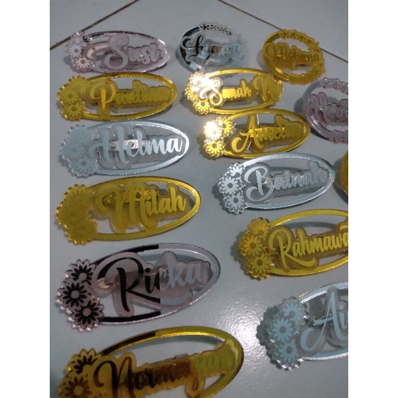 Round and Oval Flower Acrylic Name Brooch (Custom PRIBADI NAME ...