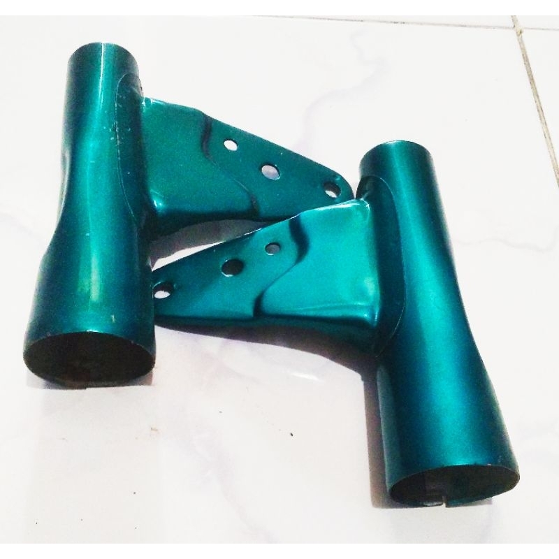 Yamaha L2S YB100 Headlight Reflector Ear | Shopee Malaysia