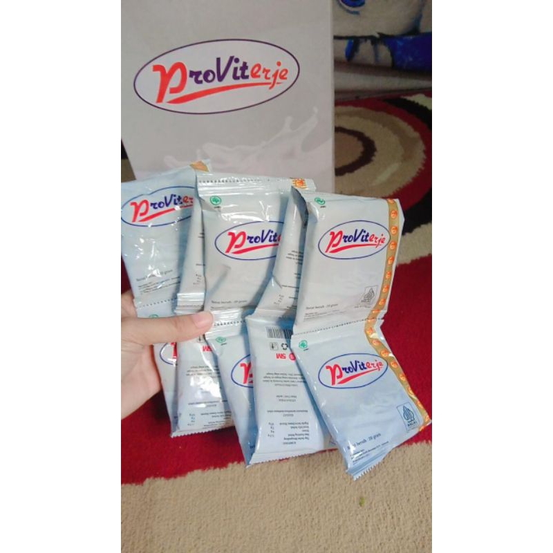 Provit Plush Royal Jelly (viteErje) milk retail per 10 Scht | Shopee ...