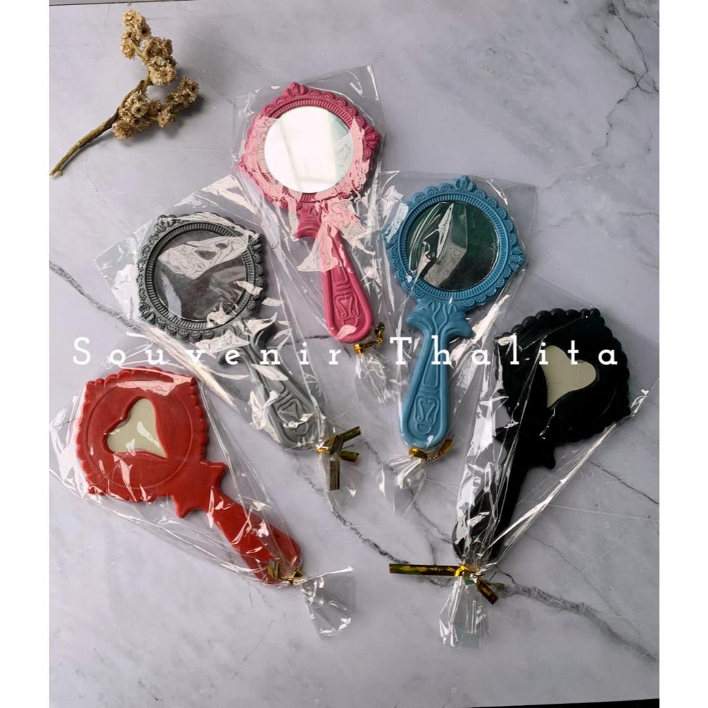 Contents of 100Pcs Round Mirror Souvenirs, Colored Plastic Handles ...