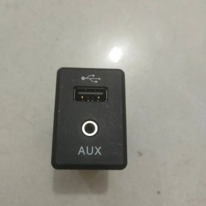 Nissan X-Trail USB AUX original Nissan | Shopee Malaysia