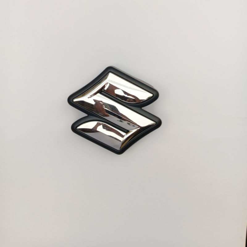 Original suzuki ertiga XL7 front grill emblem Logo/zuki ertiga XL7 ...