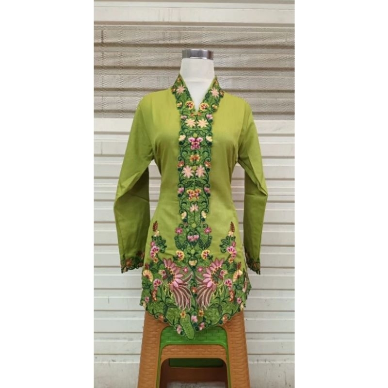 KATUN Jumbo ~ BIRD MOTIF EMBROIDERED COTTON ENCIM KEBAYA TOP // BETAWI ...