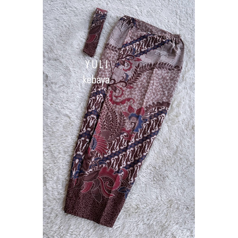 Flight Attendant's Folded batik skirt, batik hijab for graduation ...