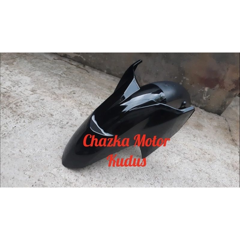 HITAM The front fender of the new yamaha jupiter MX is glossy black ...