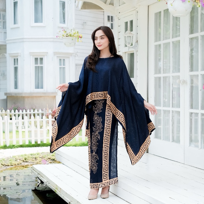 Maura Batwing set by Mboksam Batik / Maura Batwing Batik Jupri Pangko / Jupri Pangko Batwing ...
