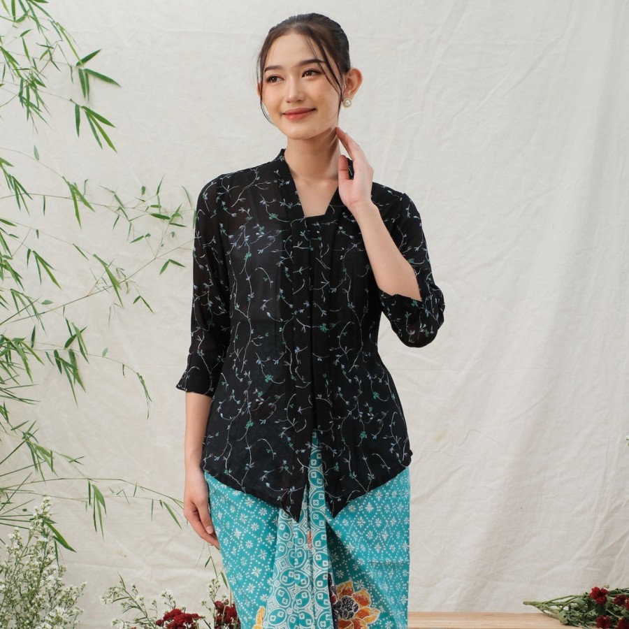 Kutubaru kartini viola Kebaya 7/8 sleeves meradelima black chiffon ...