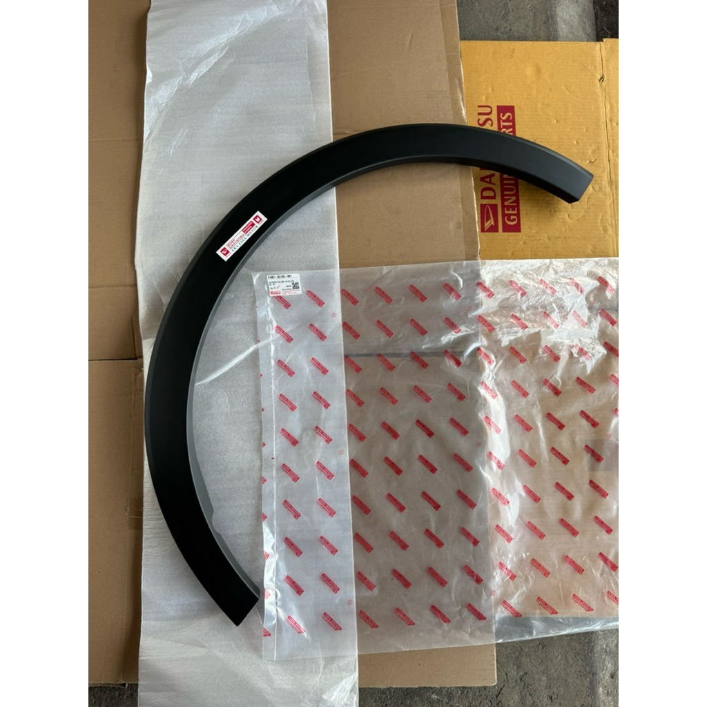 List of original rocky raize right rear fender moldings | Shopee Malaysia