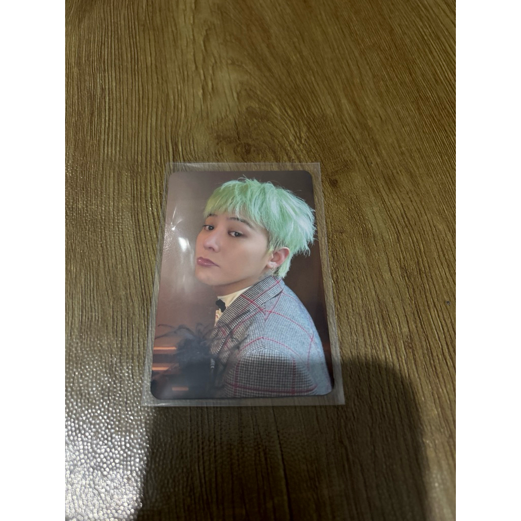 OFFICIAL PHOTOCARD G-DRAGON UBERMENSCH (POB) | Shopee Malaysia