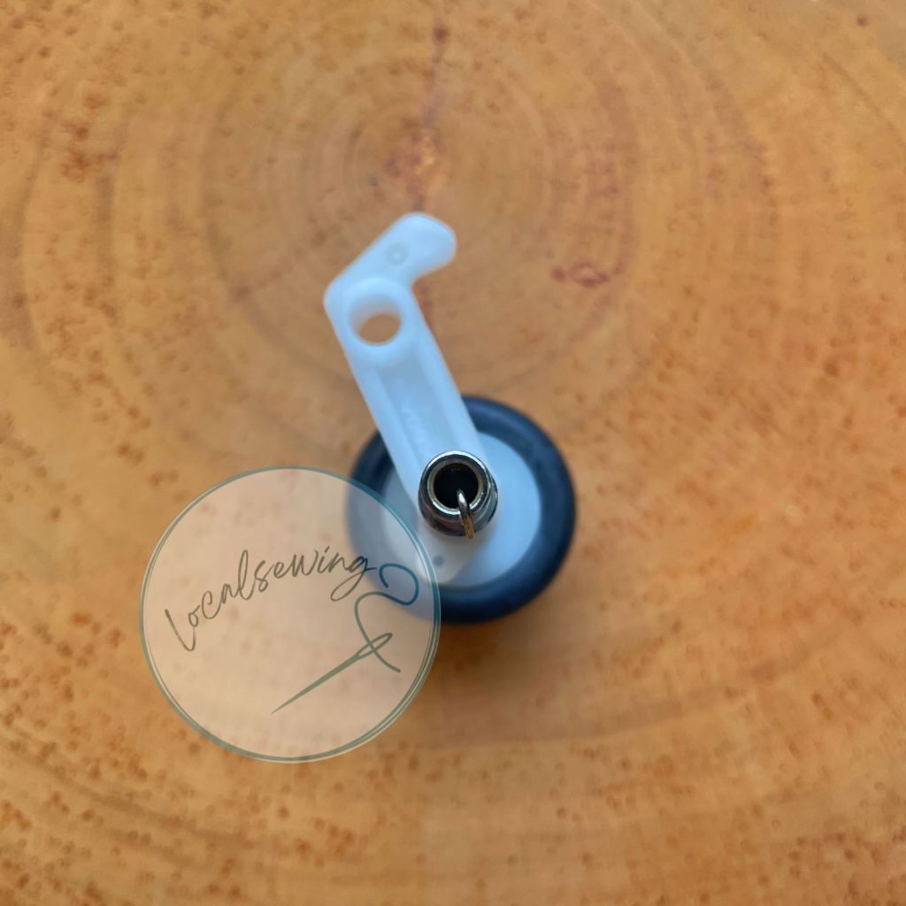 MESIN Singer Portable Sewing Machine Bobbin Winder / Singer Portbale ...