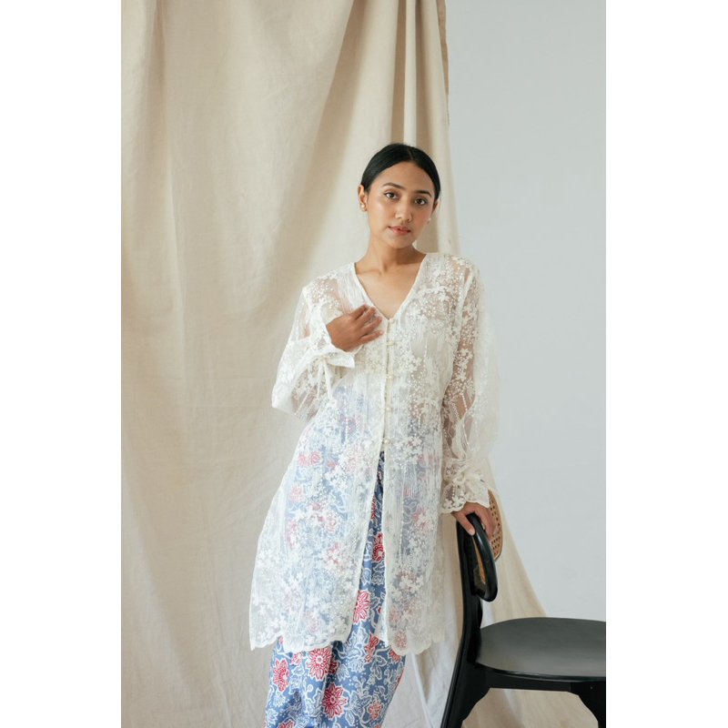 PUTIH Kinasih Kebaya - Women's Kebaya with white bone embroidered ...