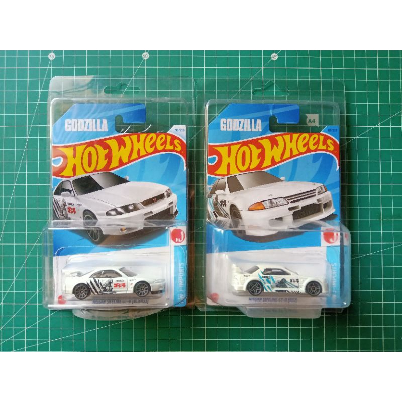 PUTIH 2 PCS HOTWHEELS NISSAN SKYLINE R33 GODZILLA WHITE + NISSAN ...