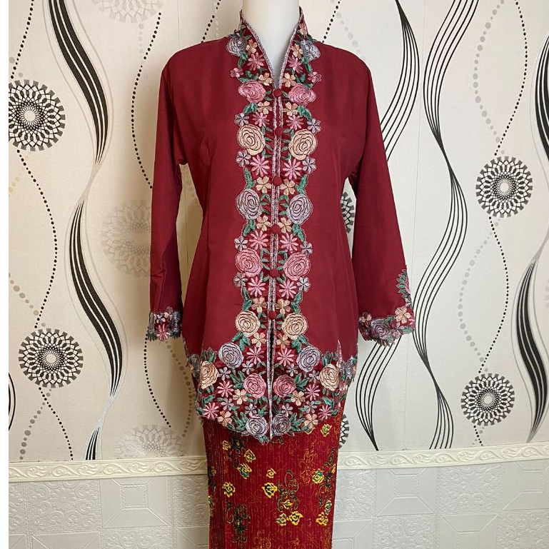 Modern Encim Kebaya Embroidered Floral Motifs Long Sleeve busui ...