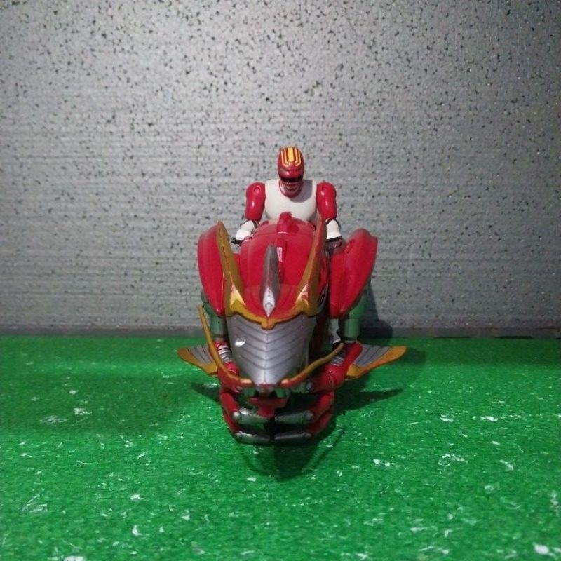 1 set of motorbikes and figures. bike kamen rider ryuki survive shf and ...