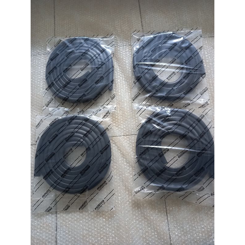 Passo car door body rubber set 4 doors original | Shopee Malaysia