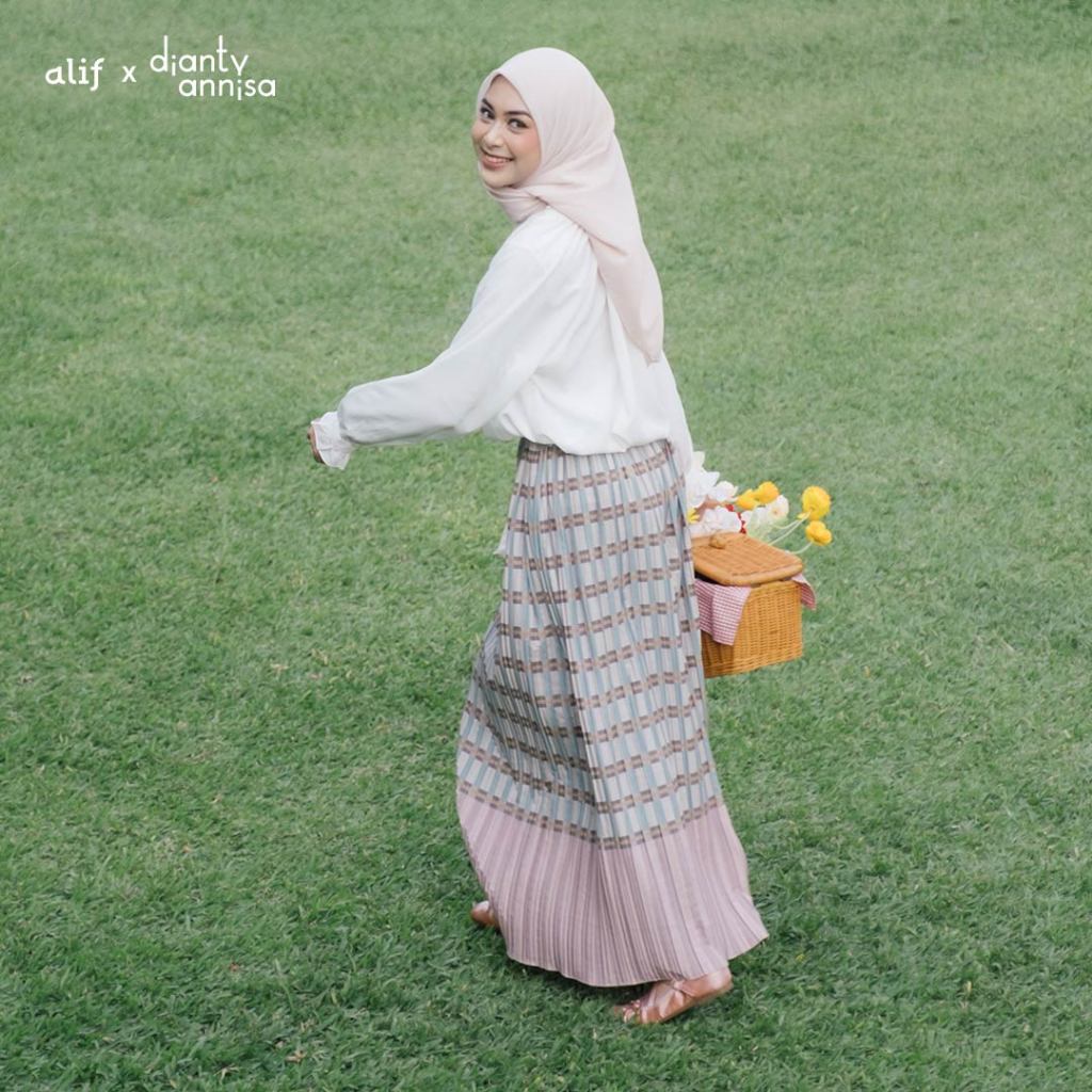 Alif Modern Wear - Callie Skirt Pleats Motif - Alif x Dianty | Shopee ...