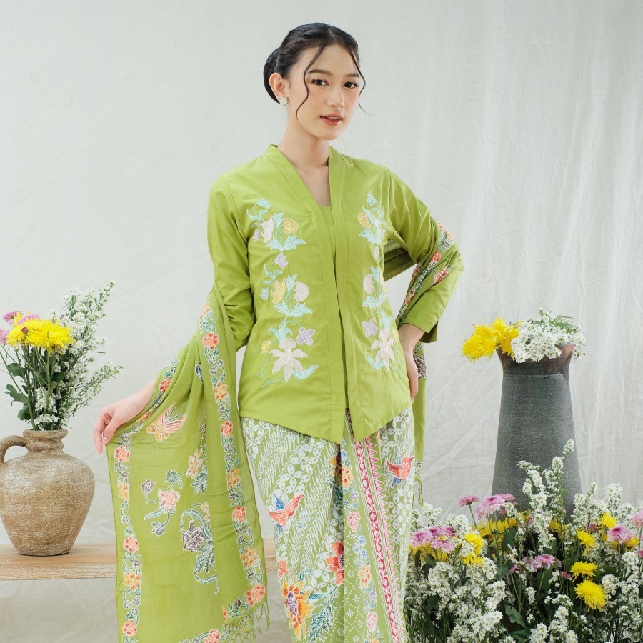 HIJAU KATUN Kartini encim Kebaya embroidered malia long sleeve ...