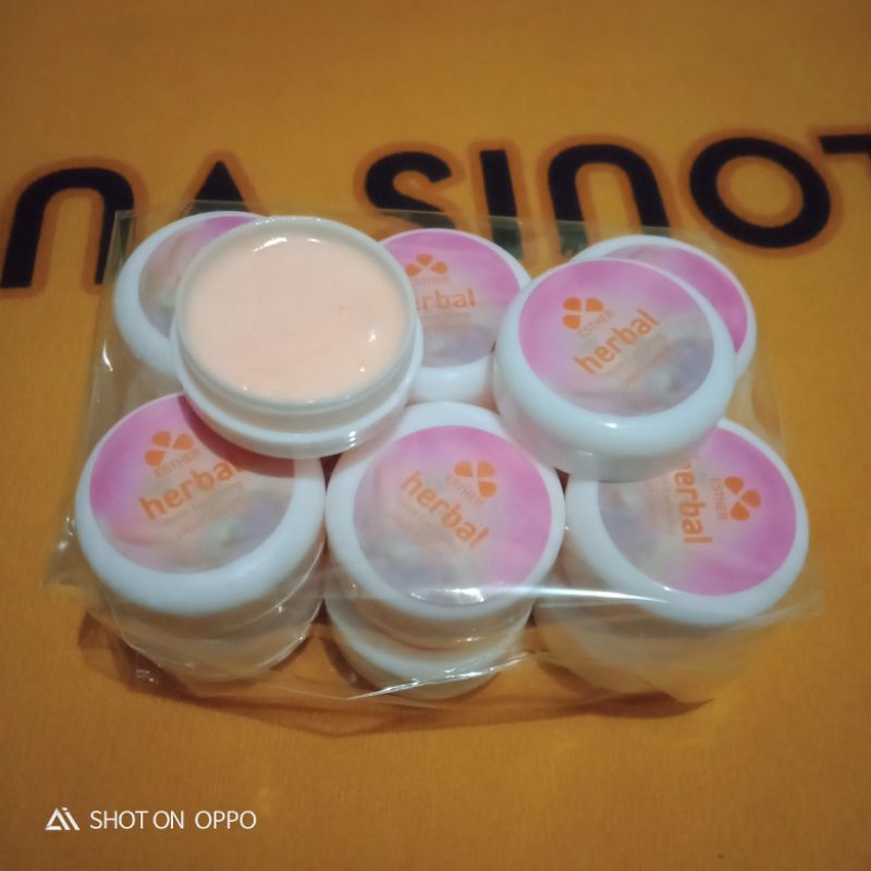(Dozens) Original Moist & Whitening Herbal Esther Cream | Shopee Malaysia