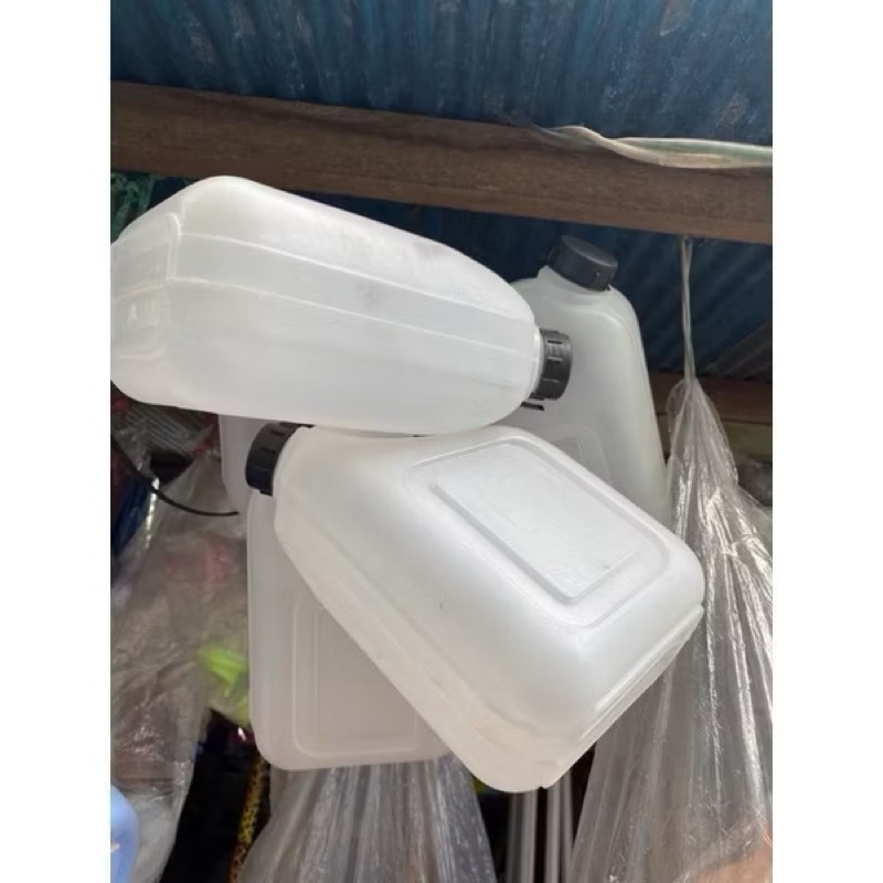 2 Liter WATER JERRY CAN - 2 Liter WATER / OIL HOSE | Shopee Malaysia