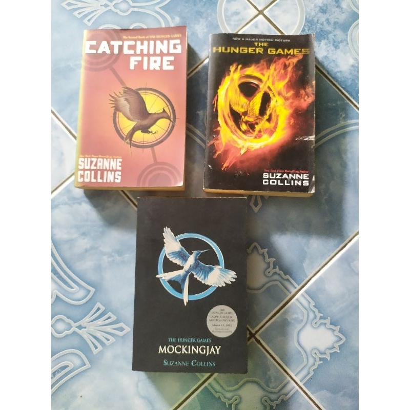 Complete Original The Hunger Games Trilogy Mockingjay Catching Fire ...