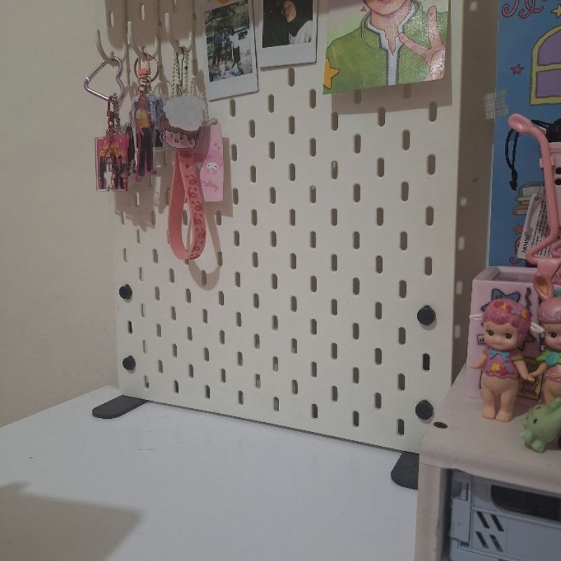 Skadis pegboard Connector table and shelf contents 2 Table Legs ...