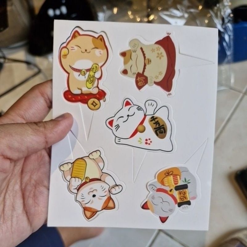 Cupcake Hole Mat contains 3 Cupcake Dividers Contains 3 Cupcake Toppers ...