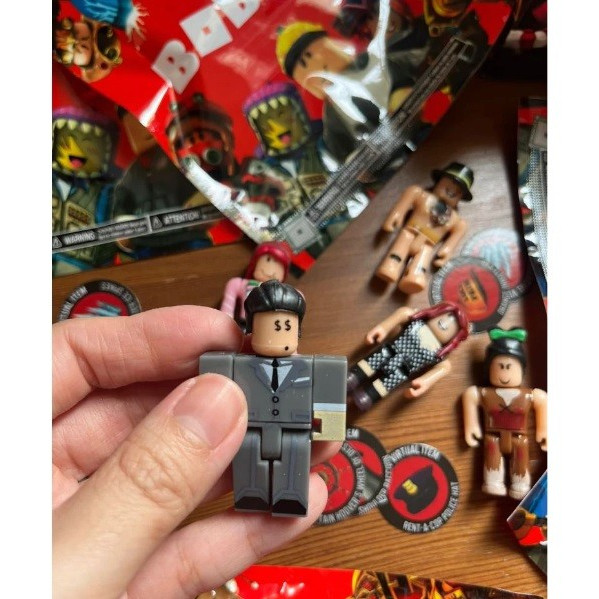 Roblox Toys Roblox Saset Figure Surprise Set Roblox Saset Mister Figure ...